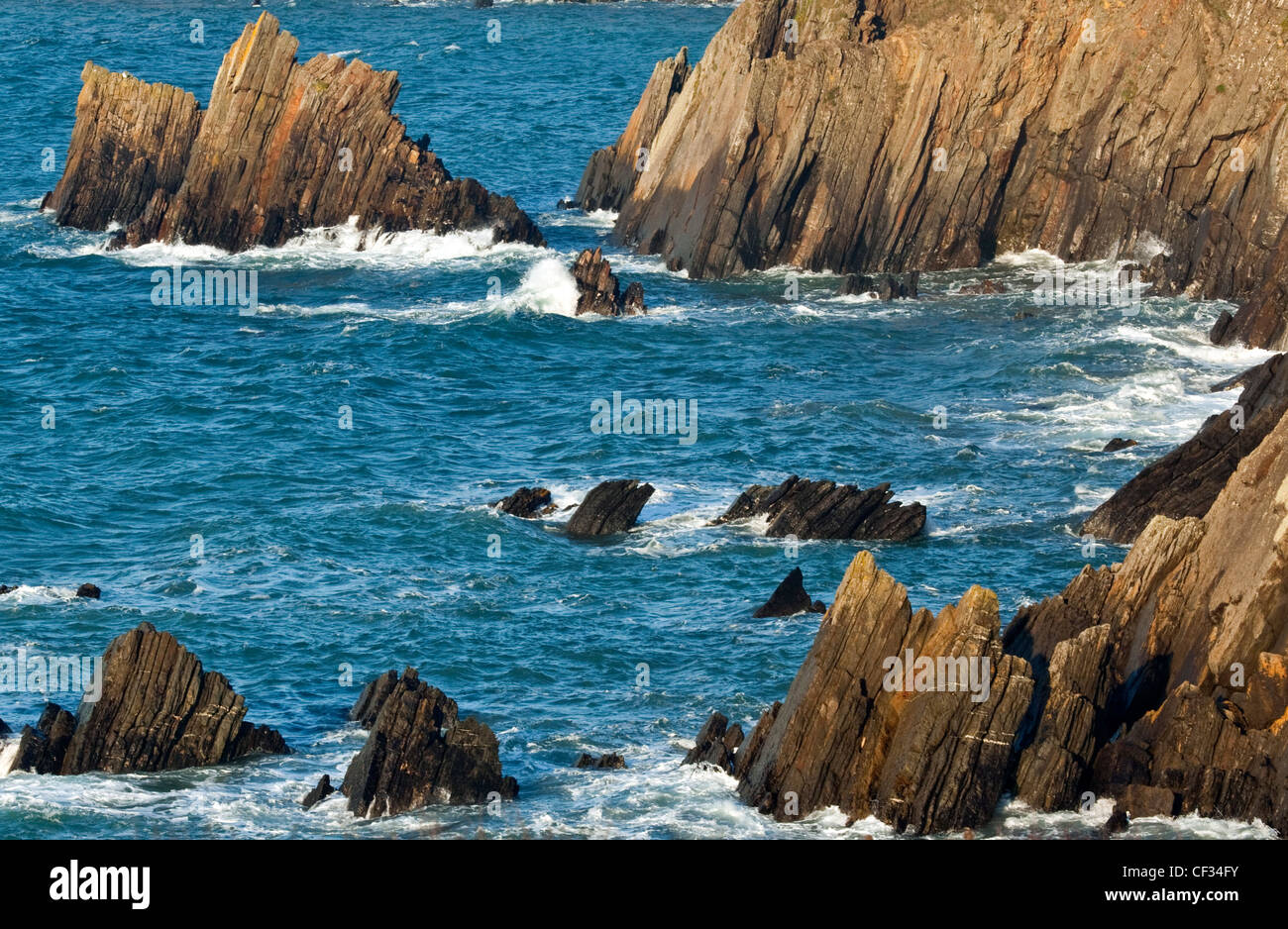 Marloes Sands high tide around Raggle Rocks and Gateholm Stack ...