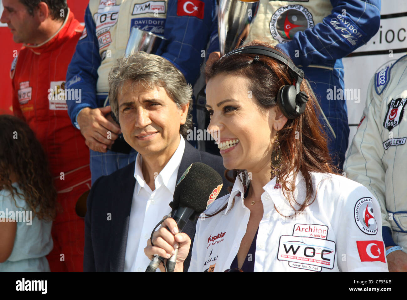 Field reporter hi-res stock photography and images - Alamy