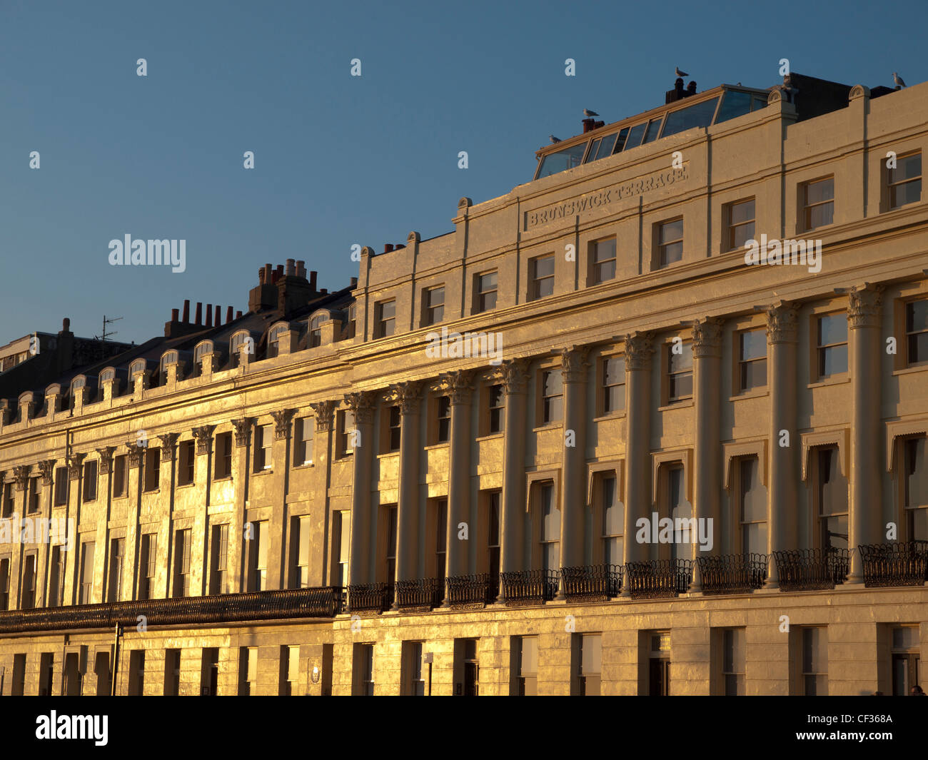 Brighton sea regency hi-res stock photography and images - Alamy
