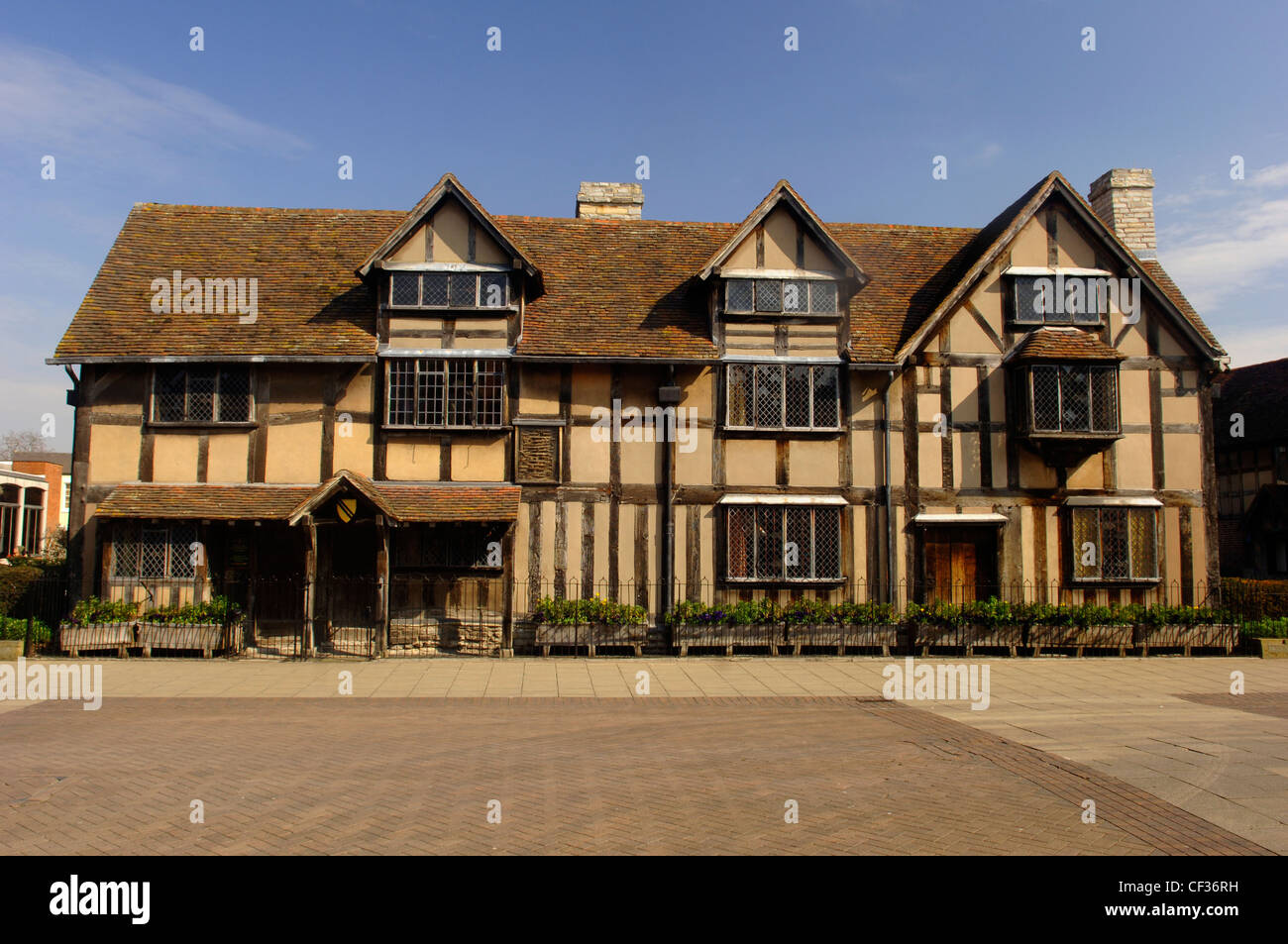 Exterior view of William Shakespeare's birthplace in Stratford upon ...