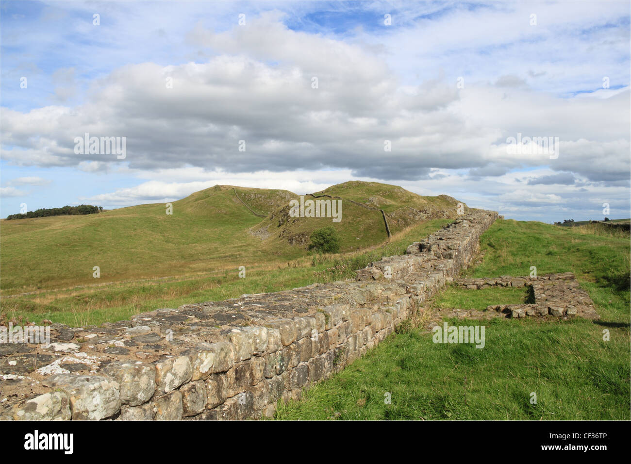 Hadrian's Wall and Turret 41a at Caw Gap looking east, Northumberland ...