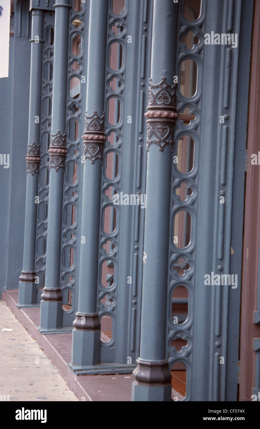 Iron posts hi-res stock photography and images - Alamy