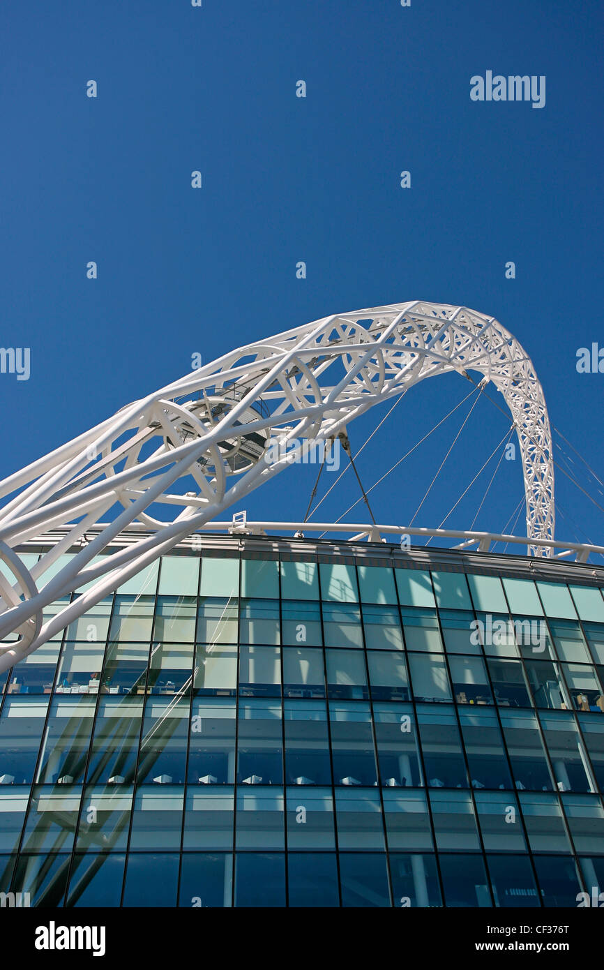 The iconic white arch at the new Wembley Stadium in London Stock Photo ...