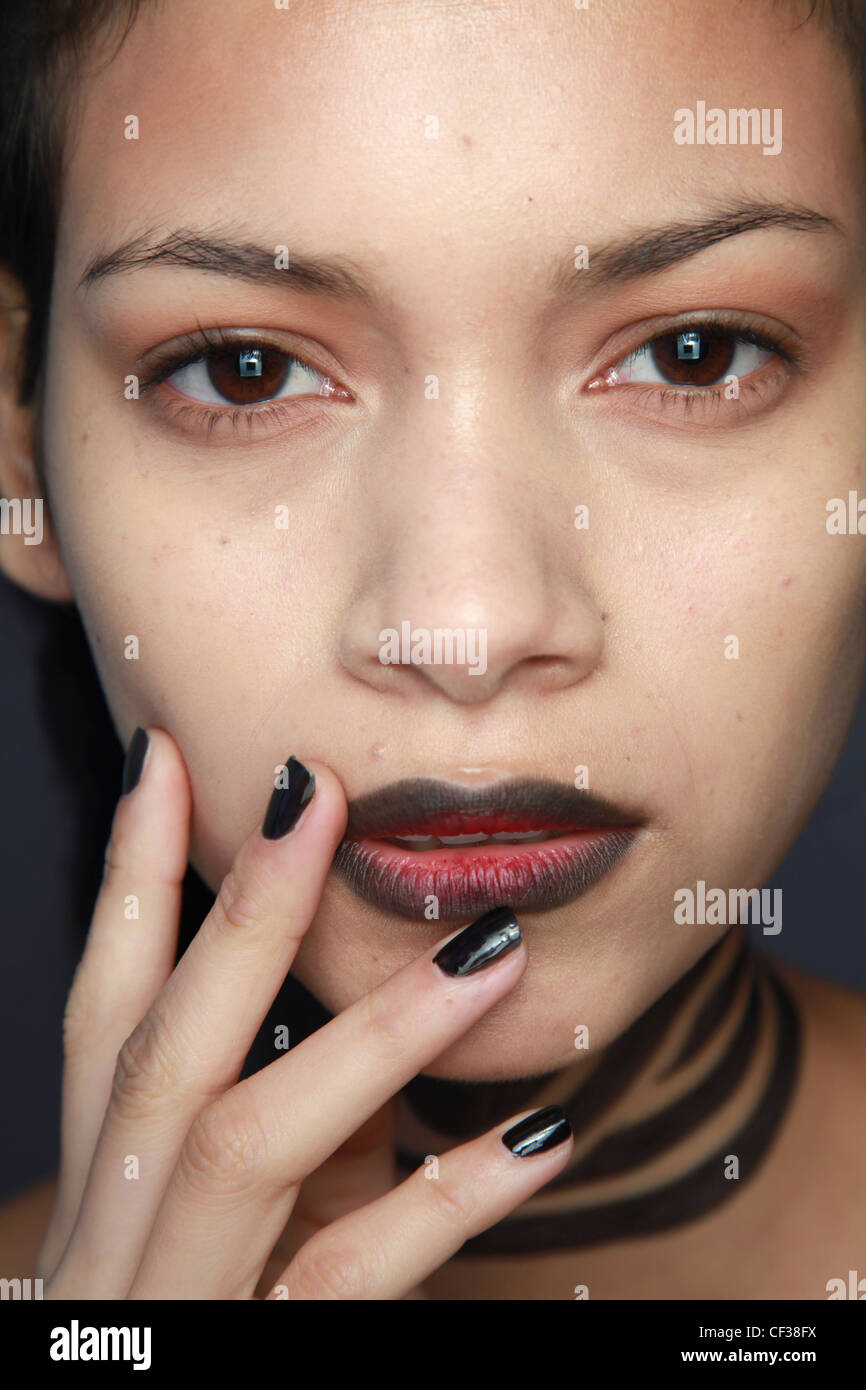 Dark lipstick goth hi-res stock photography and images - Alamy