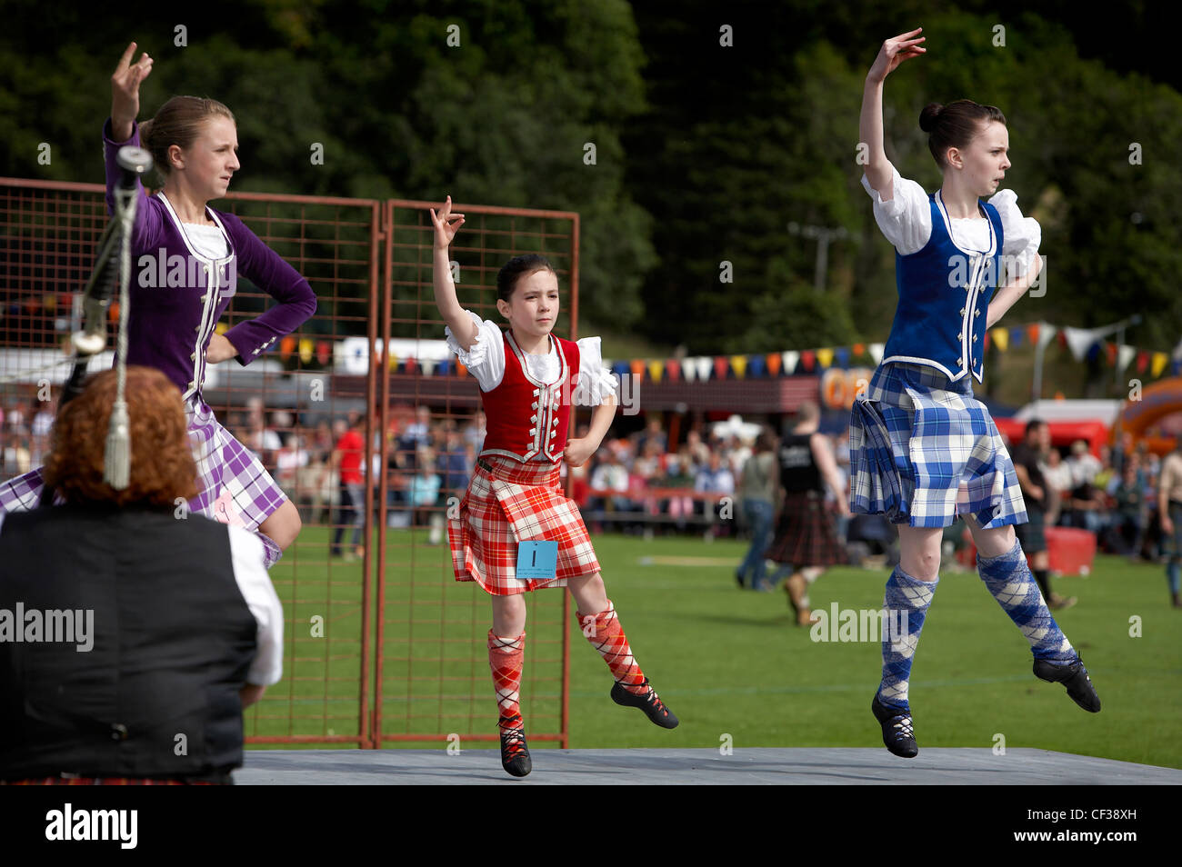 Highland dancers hi-res stock photography and images - Alamy
