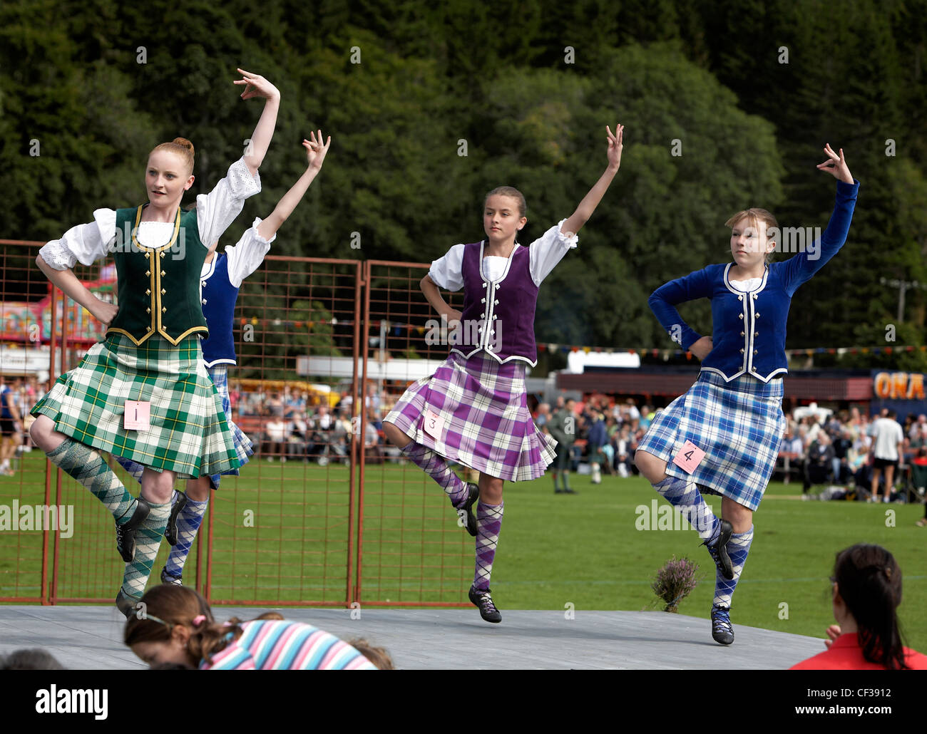 Highland dancers hi-res stock photography and images - Alamy
