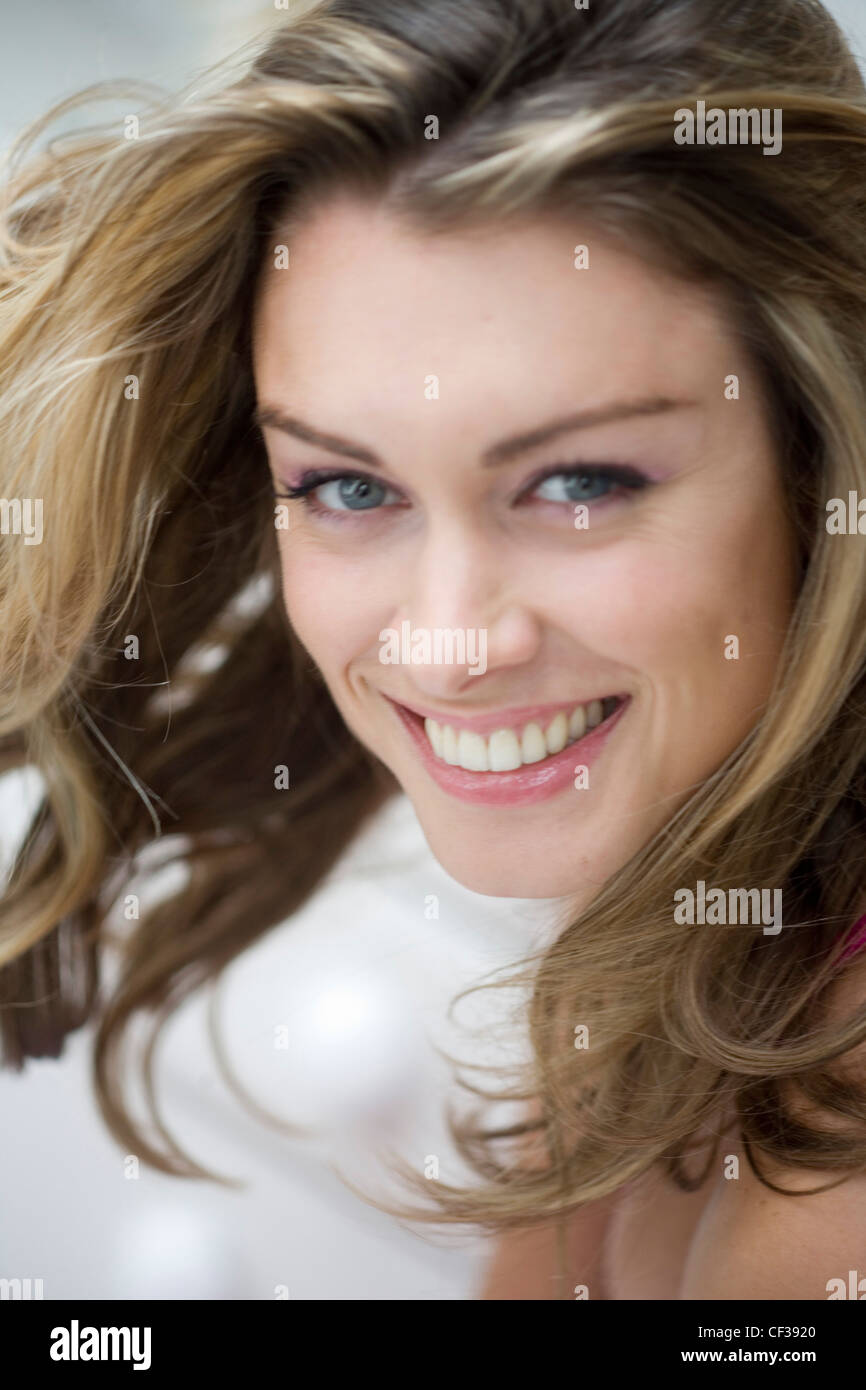 Movement of the head hi-res stock photography and images - Alamy