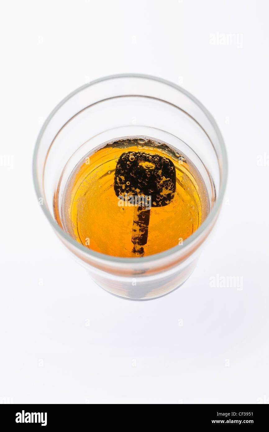 Bottom of drinking glass hi-res stock photography and images - Alamy