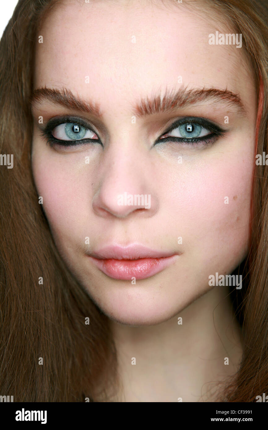 Thick black eyebrows hi-res stock photography and images - Alamy