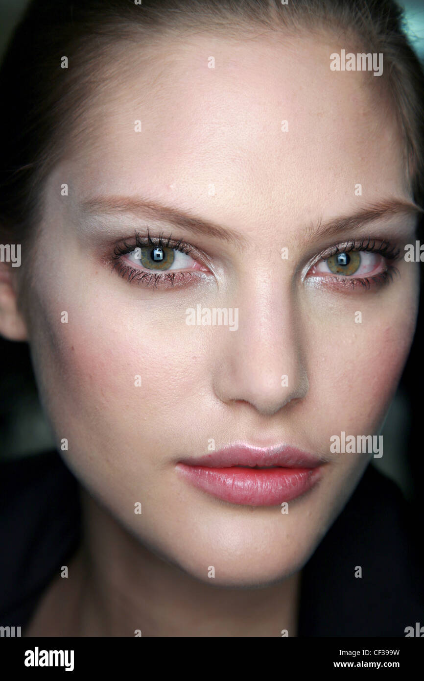 Valentino BACKSTAGE Paris Ready to Wear Autumn Winter Model soft copper ...