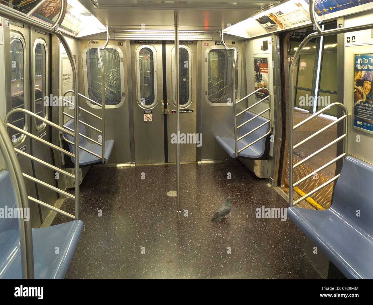Open Subway Doors High Resolution Stock Photography and Images - Alamy