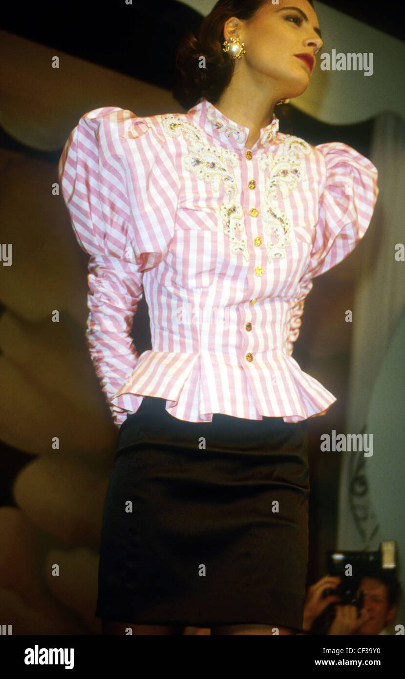 1980s fashion catwalk chanel hi-res stock photography and images - Alamy