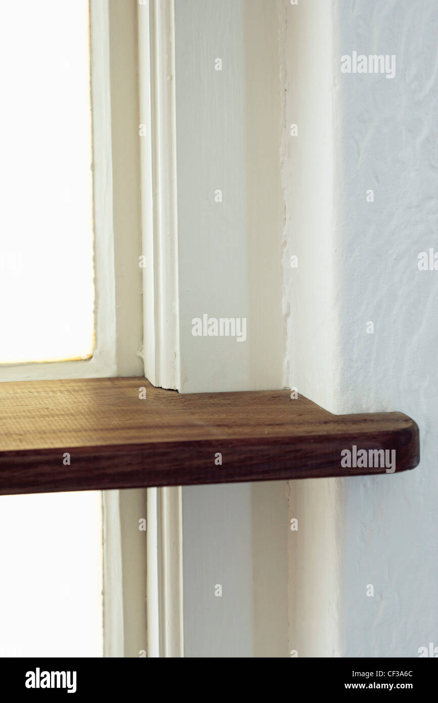 Ideas to suit your pocket, Install window shelves: detail shot of the ...