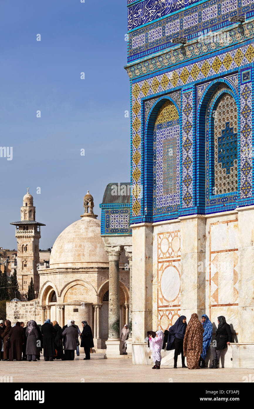 People on mosque hi-res stock photography and images - Alamy