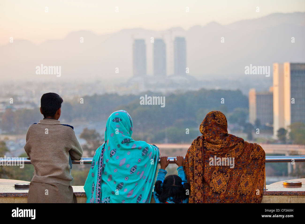 People of pakistan hi-res stock photography and images - Alamy