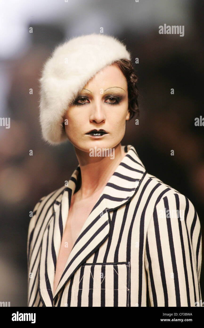 John Galliano Paris Ready to Wear Autumn Winter British model Erin ...