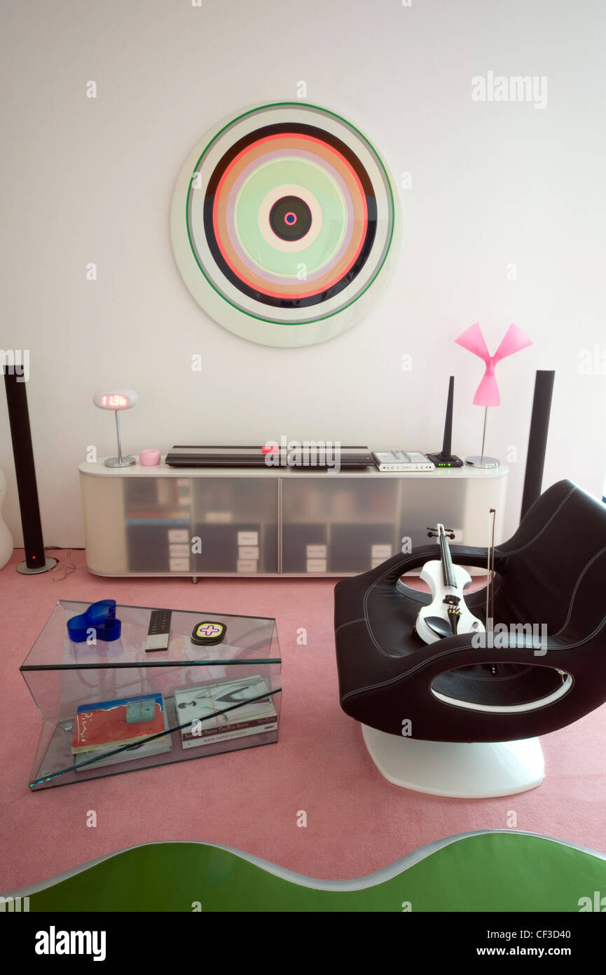 Modern designer armchair hi-res stock photography and images - Alamy