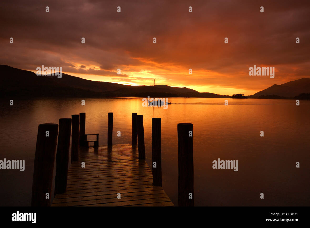 Views of Derwent Water at sunset Stock Photo - Alamy