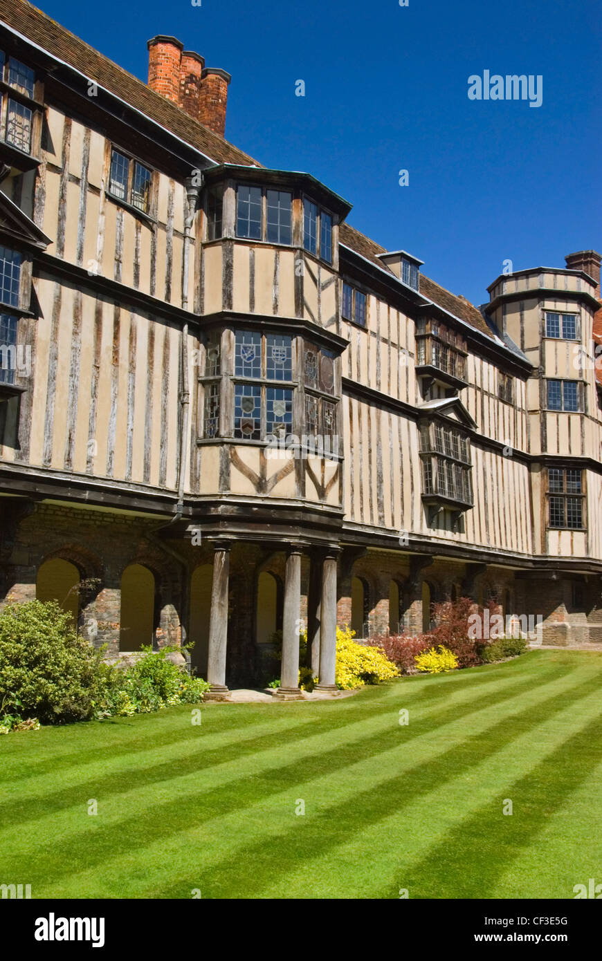The Long Gallery in Cloister Court Queens College in Cambridge. Queens ...