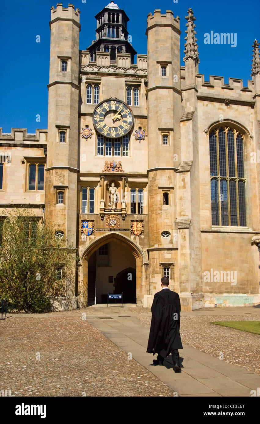 The Great Court, clock tower and chapel of Trinity College in Cambridge ...