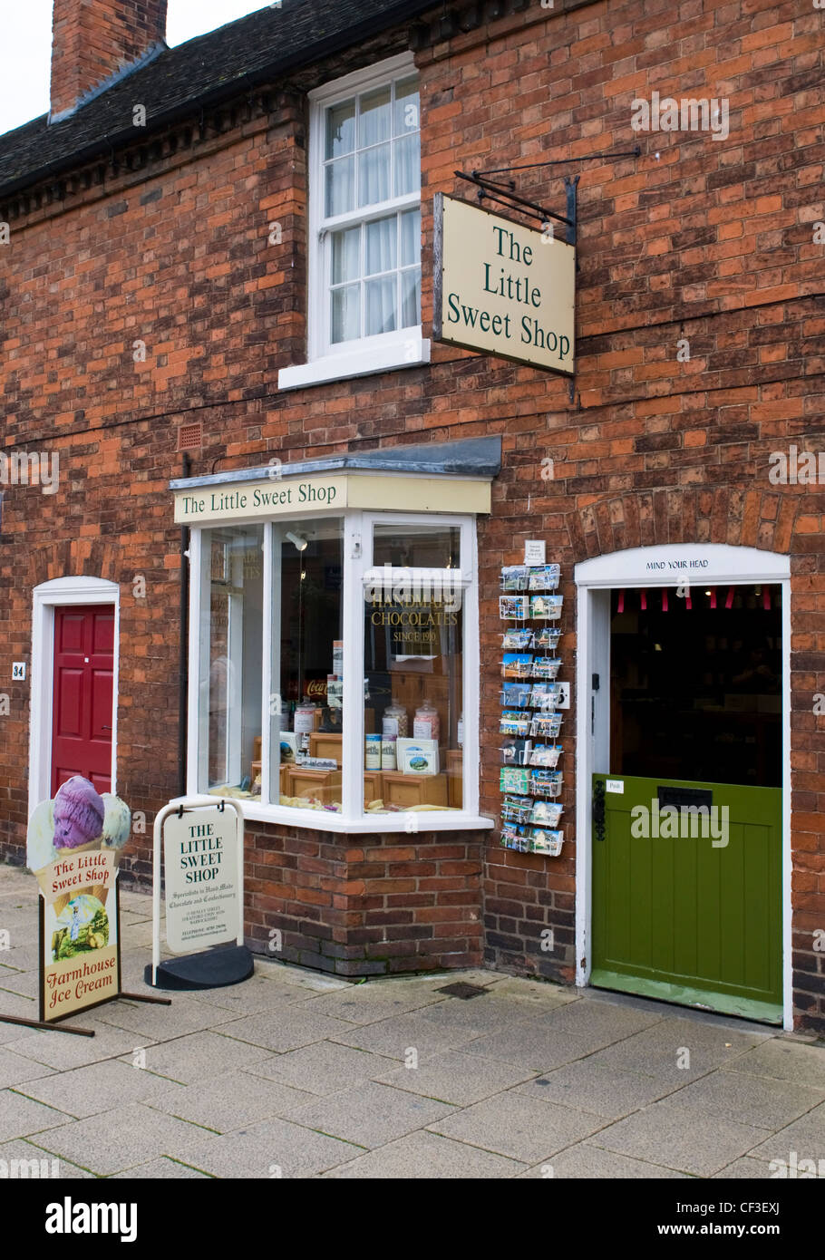 The front of a traditional sweet shop in Stratford upon Avon Stock ...