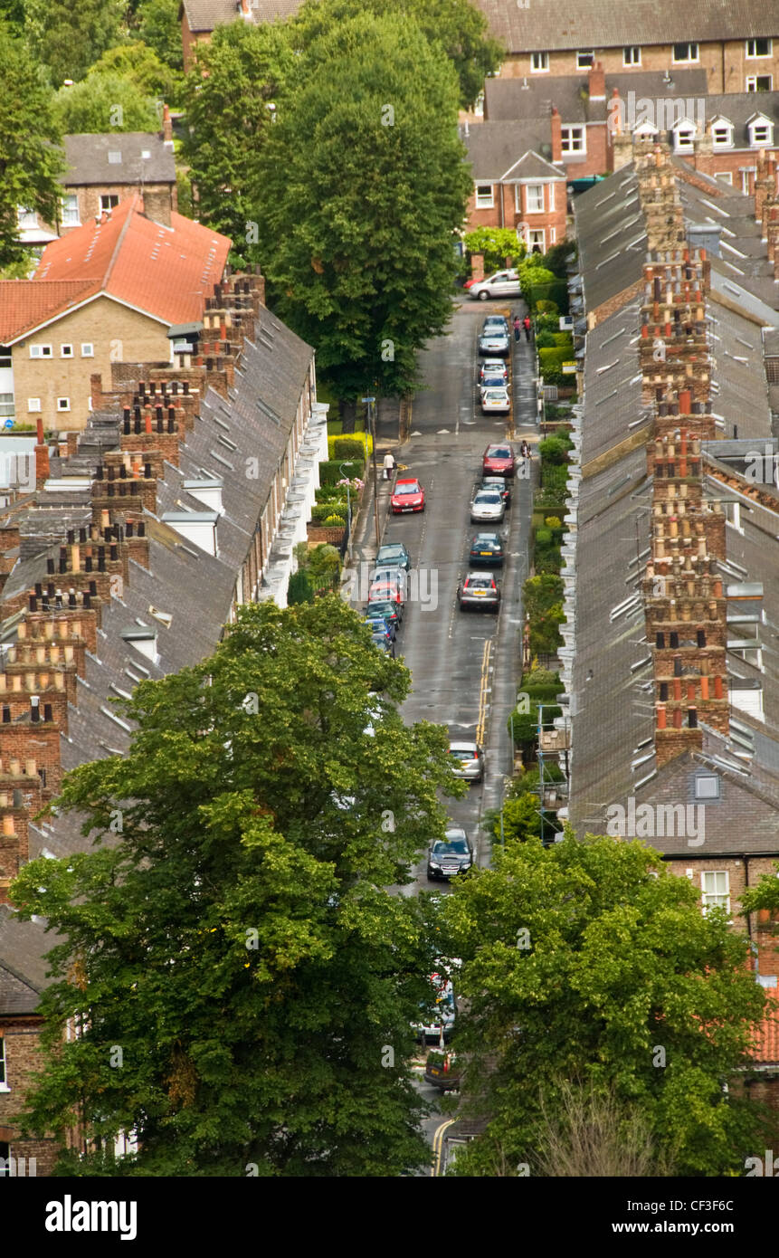Row of terraced houses hi-res stock photography and images - Alamy