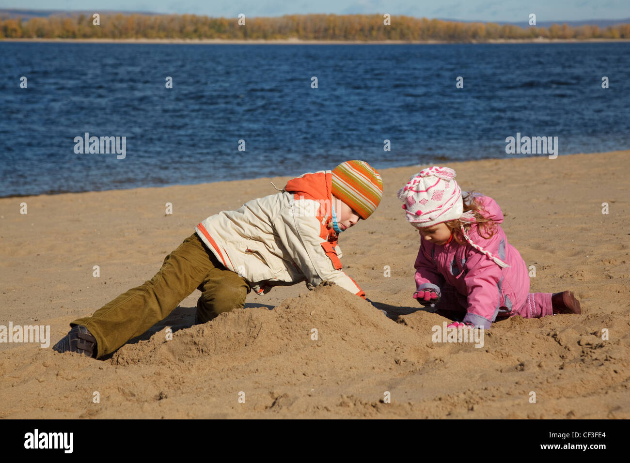 Play in sand hi-res stock photography and images - Alamy