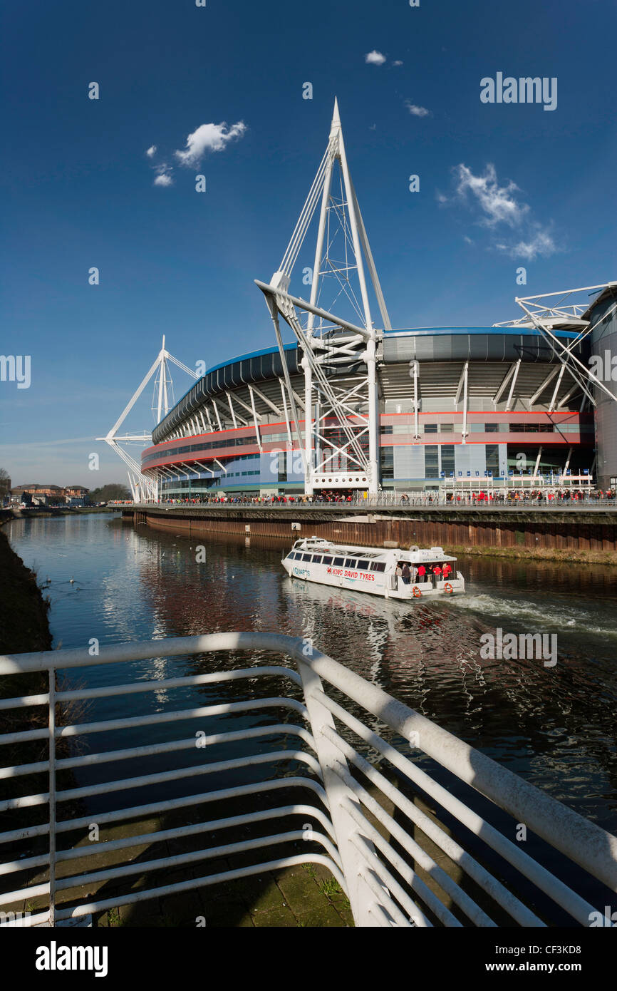 Cardiff Taxi Wales High Resolution Stock Photography and Images - Alamy