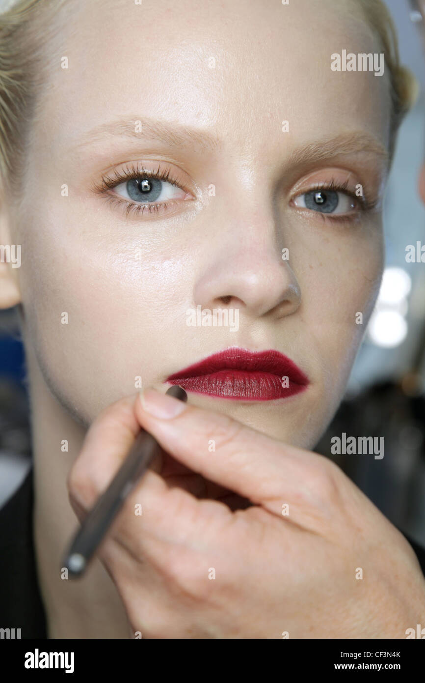 Yves Saint Laurent Backstage Paris Ready to Wear Spring Summer 2011 ...