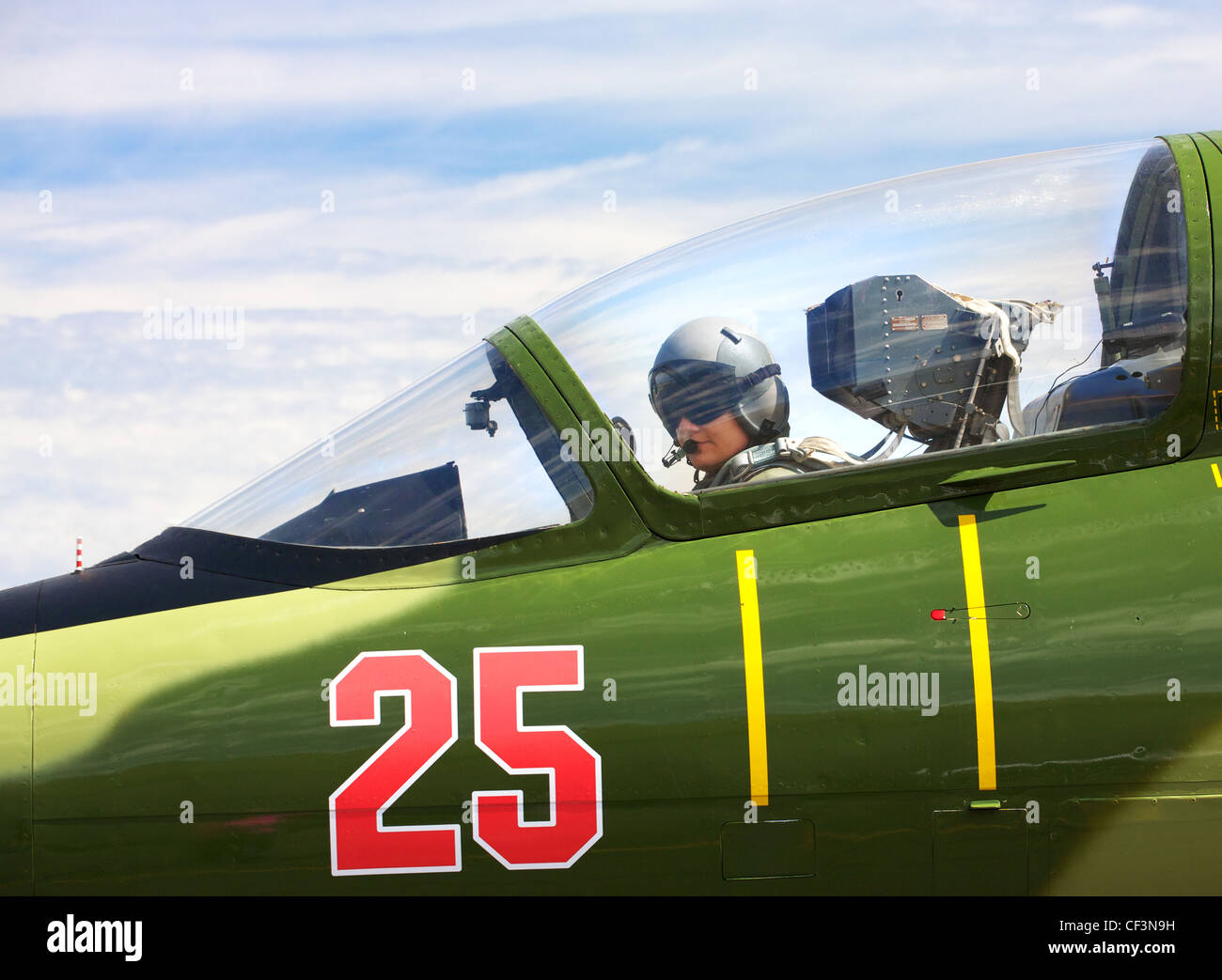 In cockpit airplane taking off hi-res stock photography and images - Alamy
