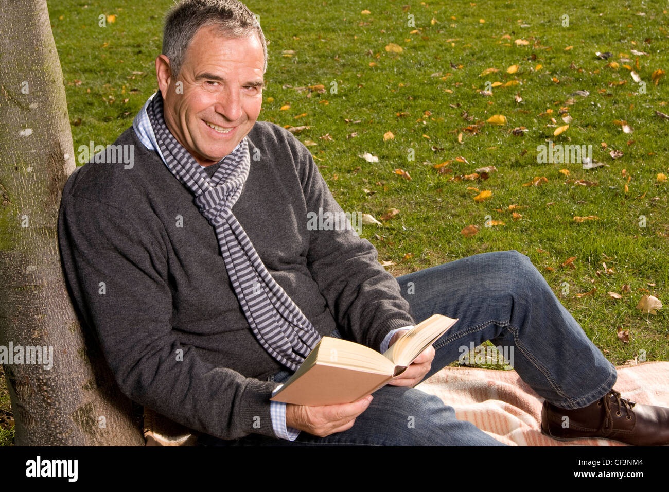 Mature man and cravat hi-res stock photography and images - Alamy