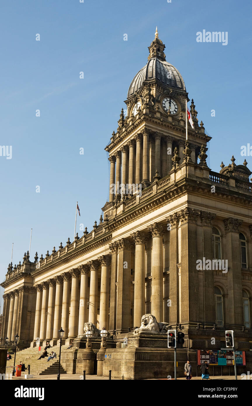 Leeds town hall hi-res stock photography and images - Alamy