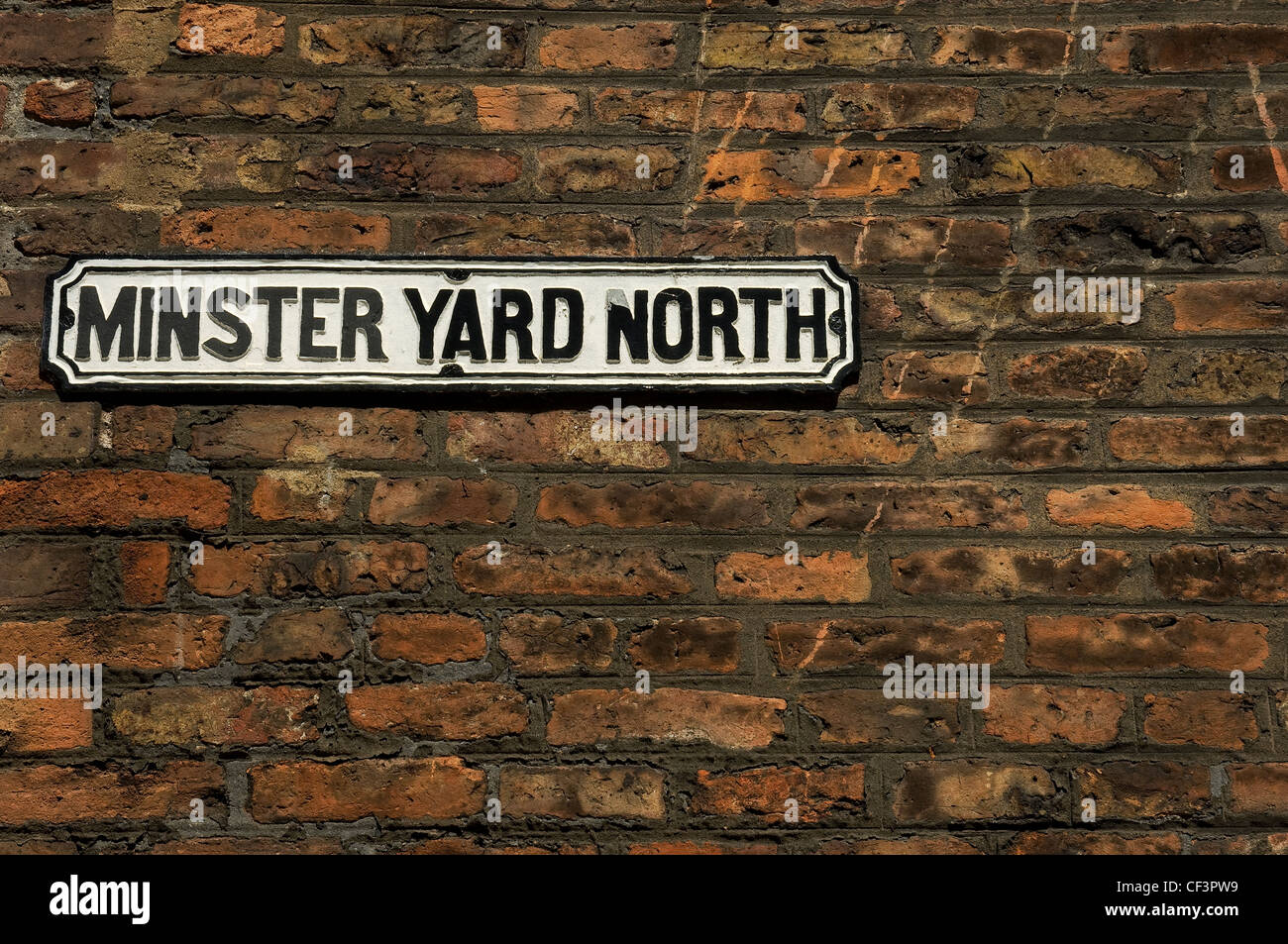 Minster Yard North street sign on a wall Stock Photo - Alamy