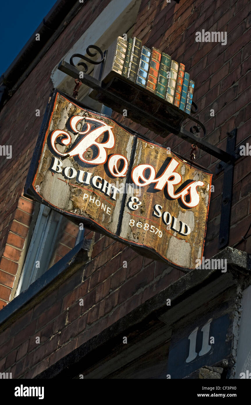 Bookshop sign hi-res stock photography and images - Alamy