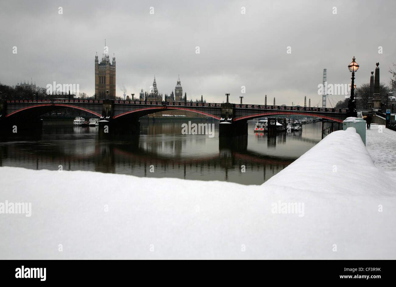 London winter snow thames river parliament big ben westminster hi-res ...