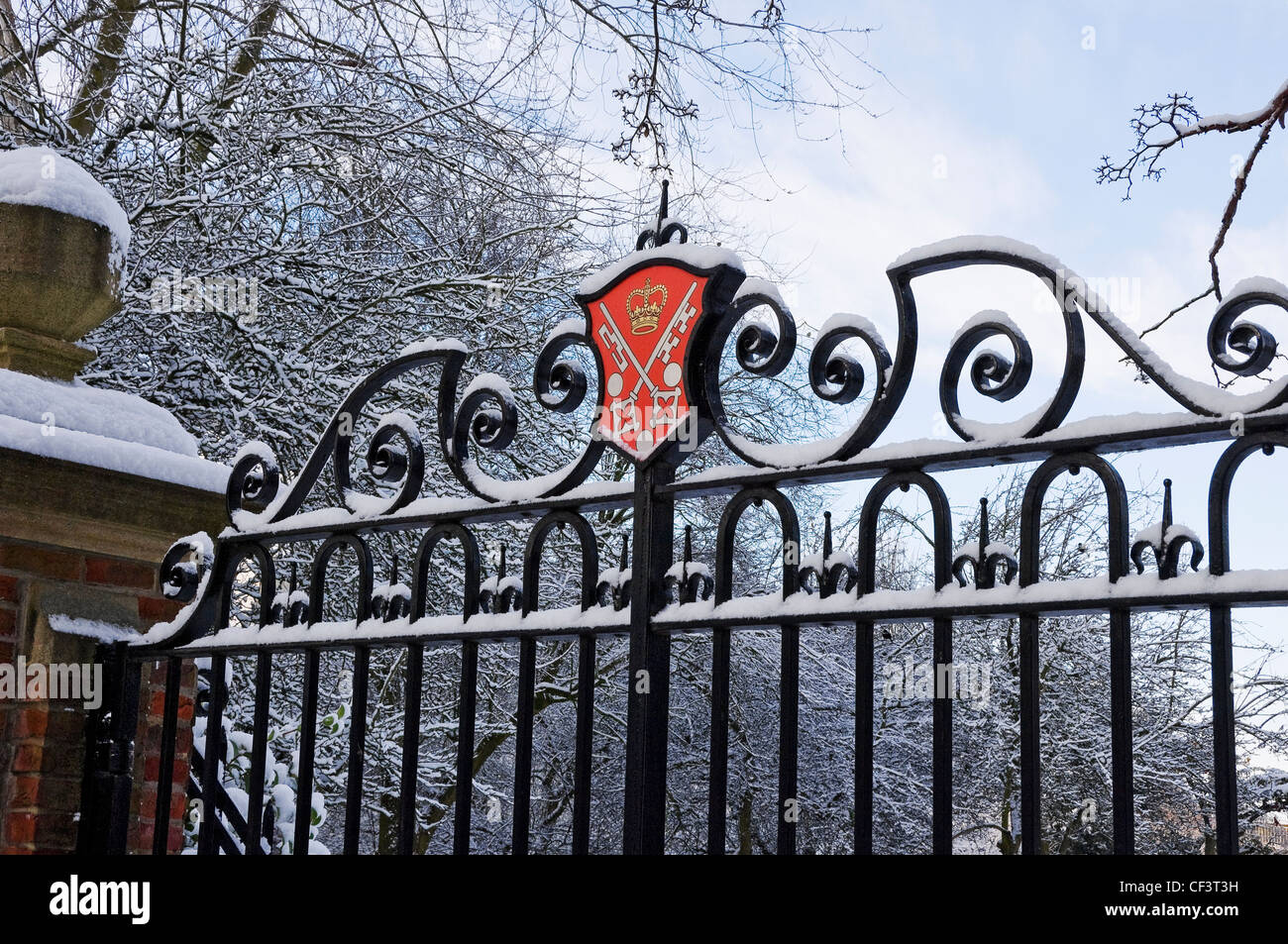 Wrought iron gates in snow hi-res stock photography and images - Alamy