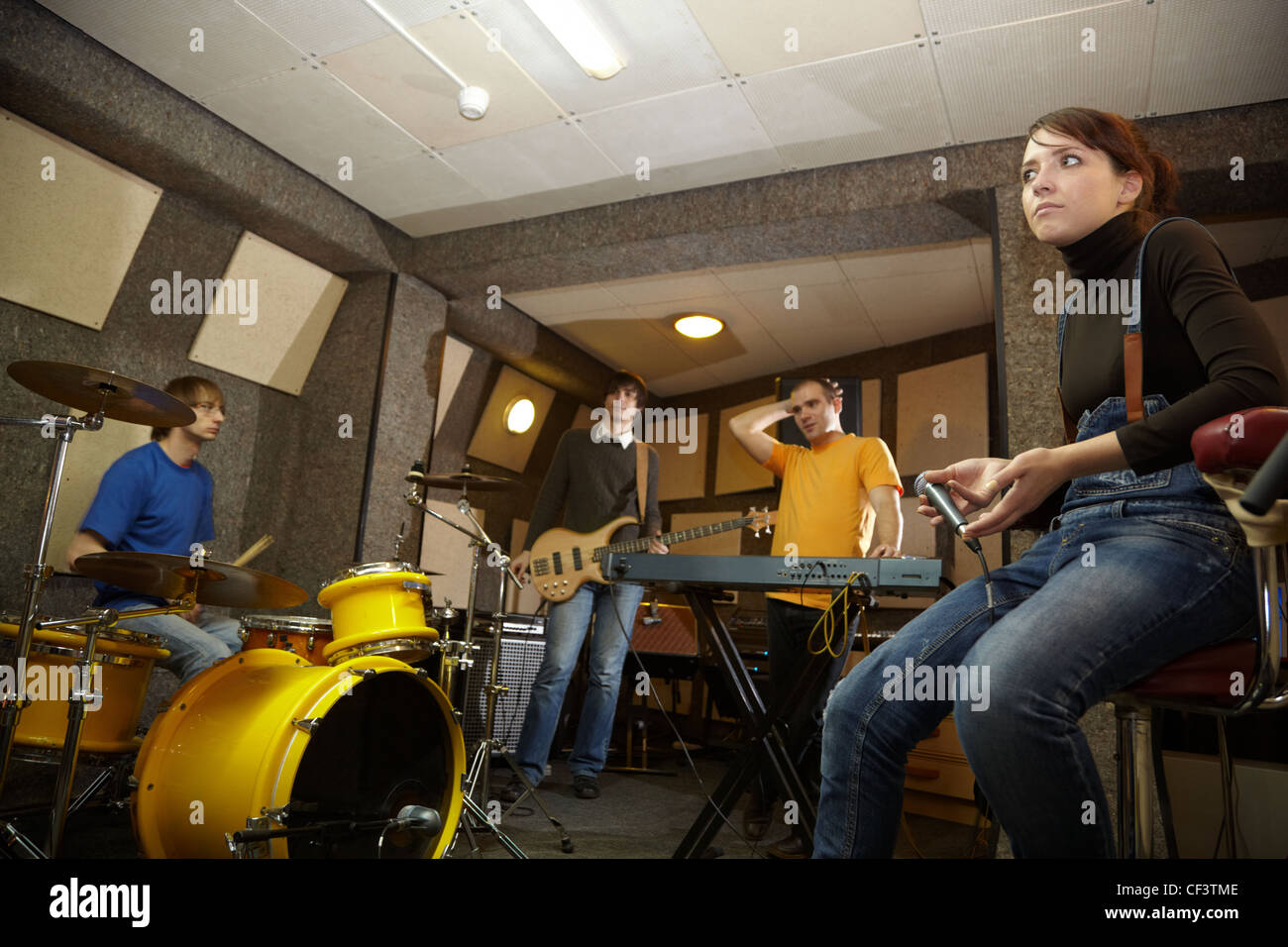 Teenage band practice hi-res stock photography and images - Alamy