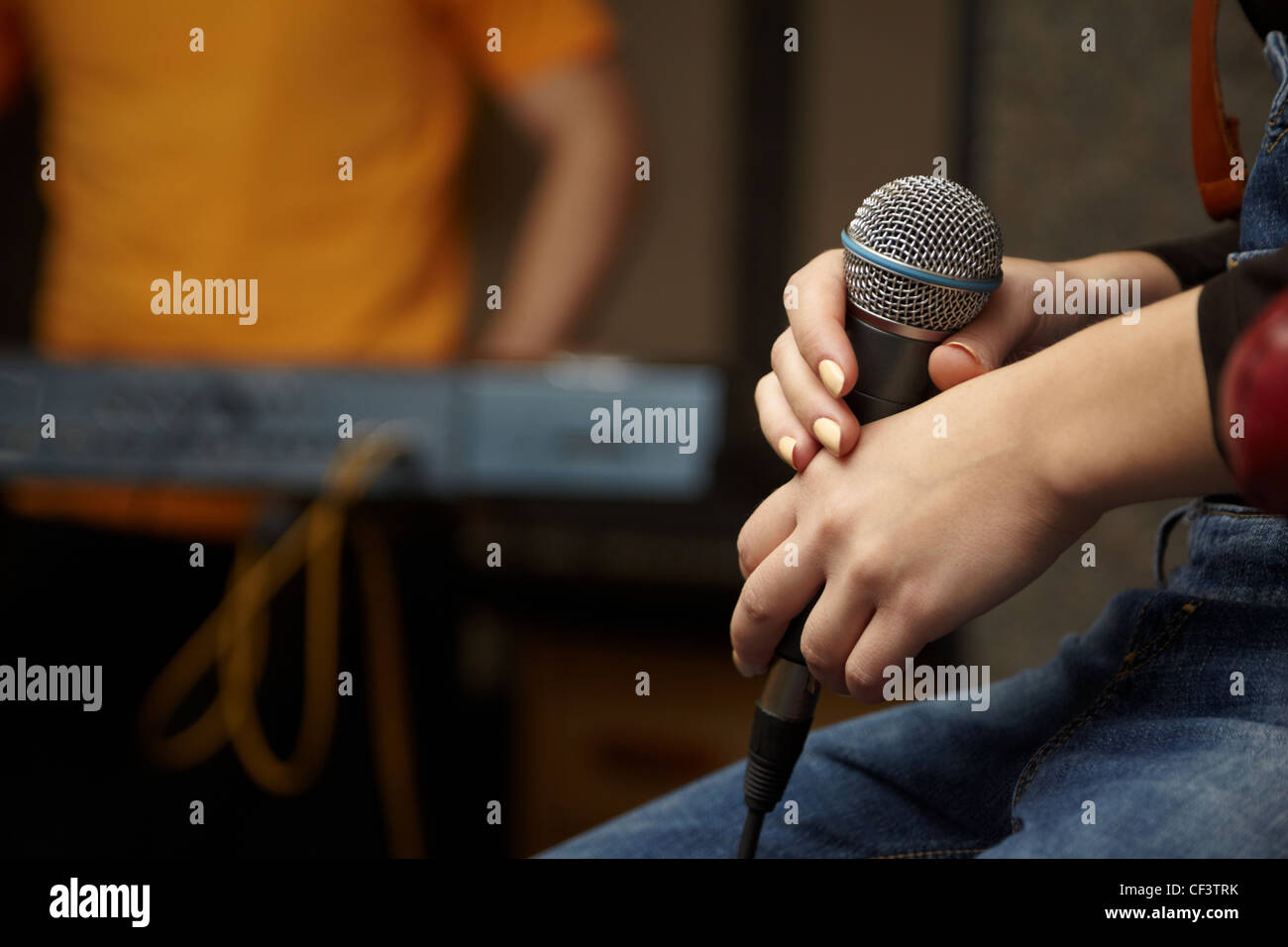 Keyboard player hi-res stock photography and images - Alamy