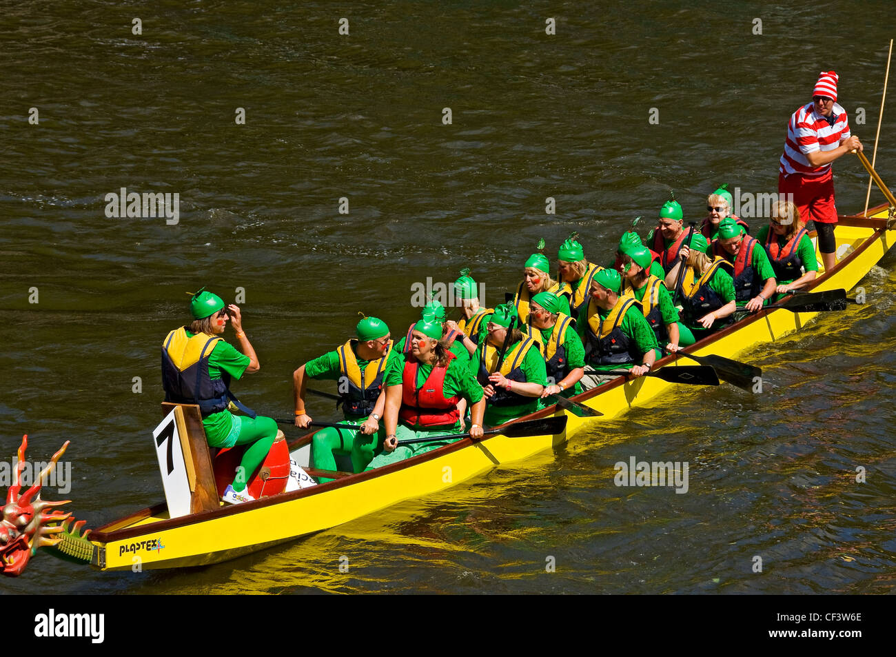 Boat competing in the Dragon Boat Challenge on the River Ouse Stock ...
