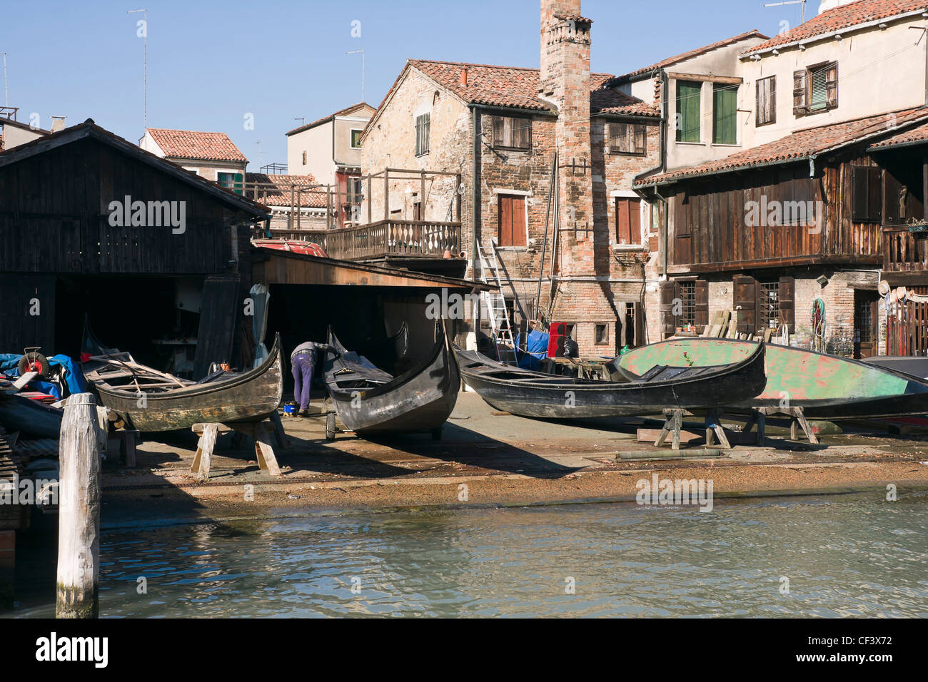 Squero San Trovaso, oldest gondola shipyard (17th century) still in ...