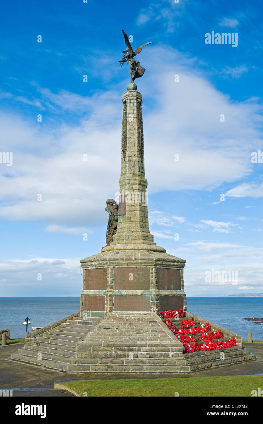 Aberystwyth town war memorial in the grounds of the Castle ruins Stock ...