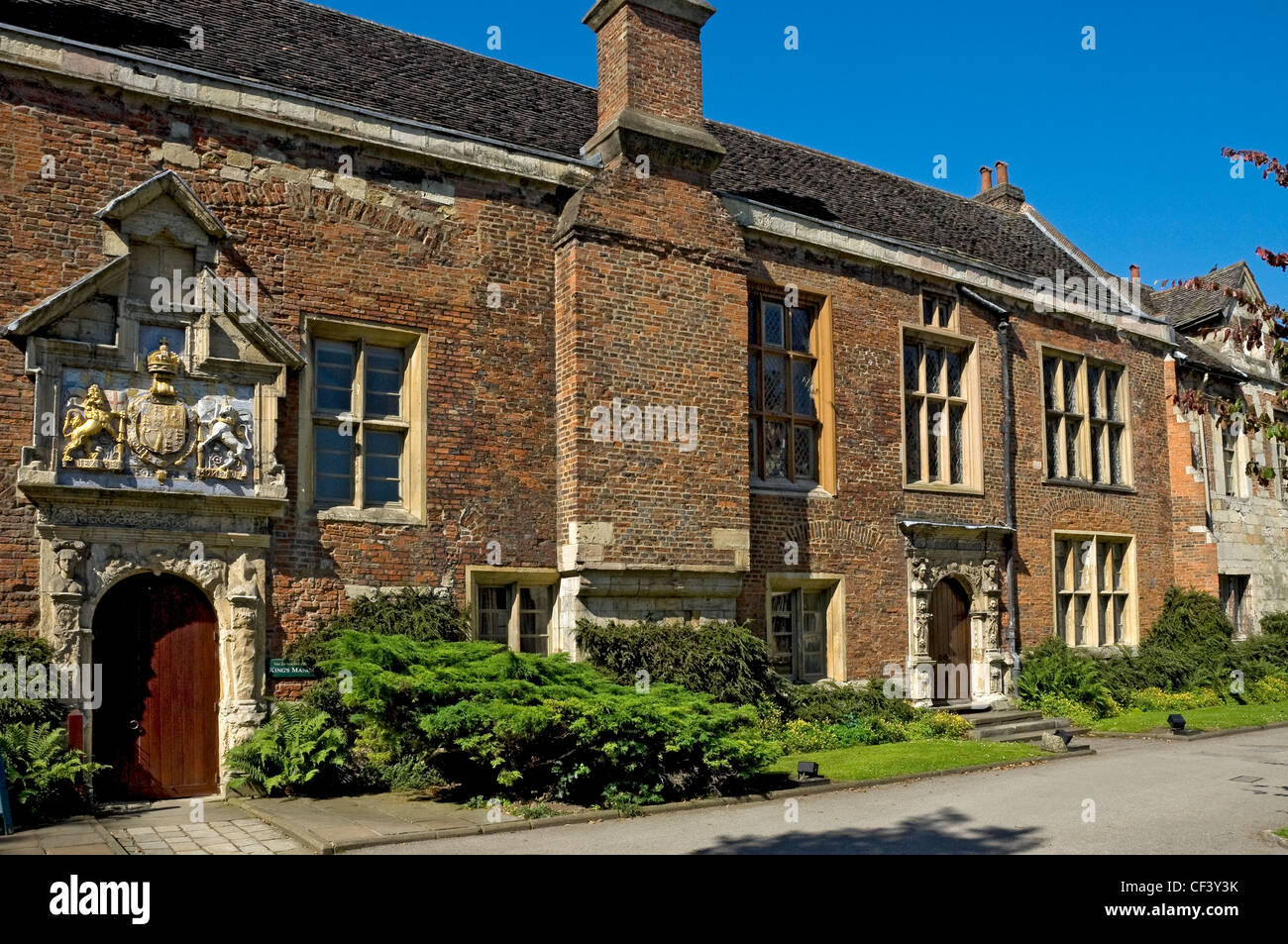 Kings manor hi-res stock photography and images - Alamy