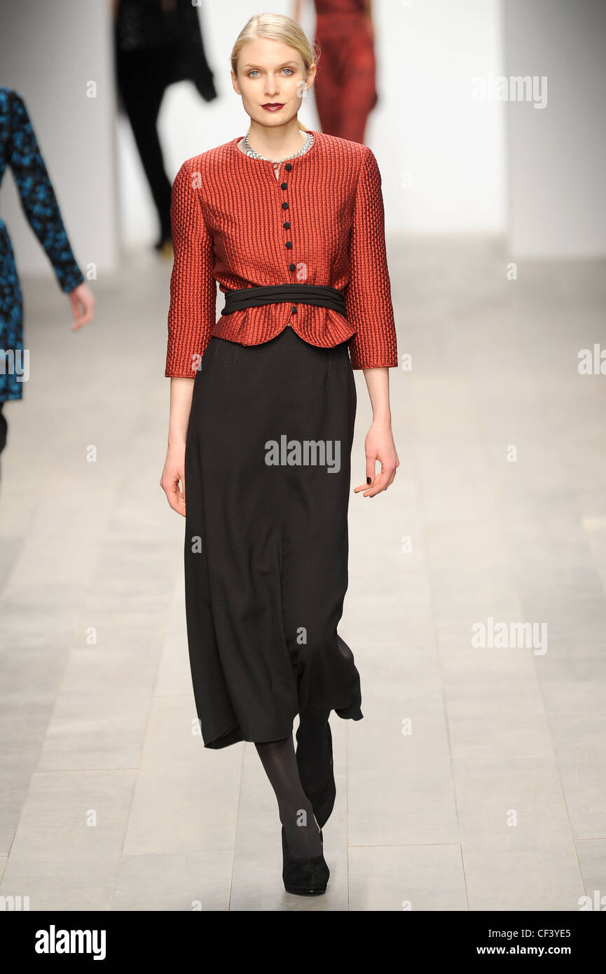 Caroline Charles London Ready to Wear Autumn Winter 2011 2012 Stock ...