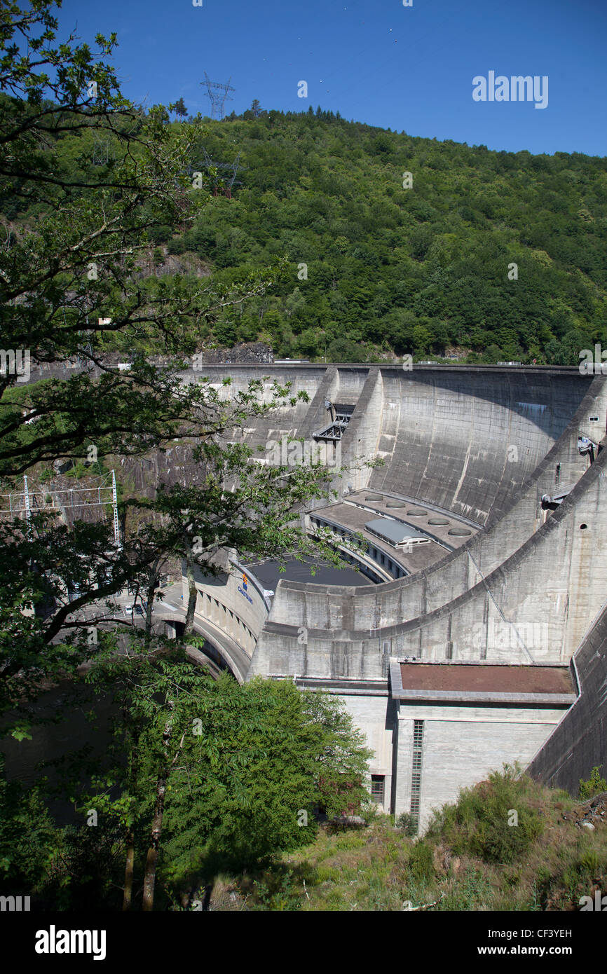 The Barrage de Chastang in the Upper Dordogne Valley Corrèze Stock ...