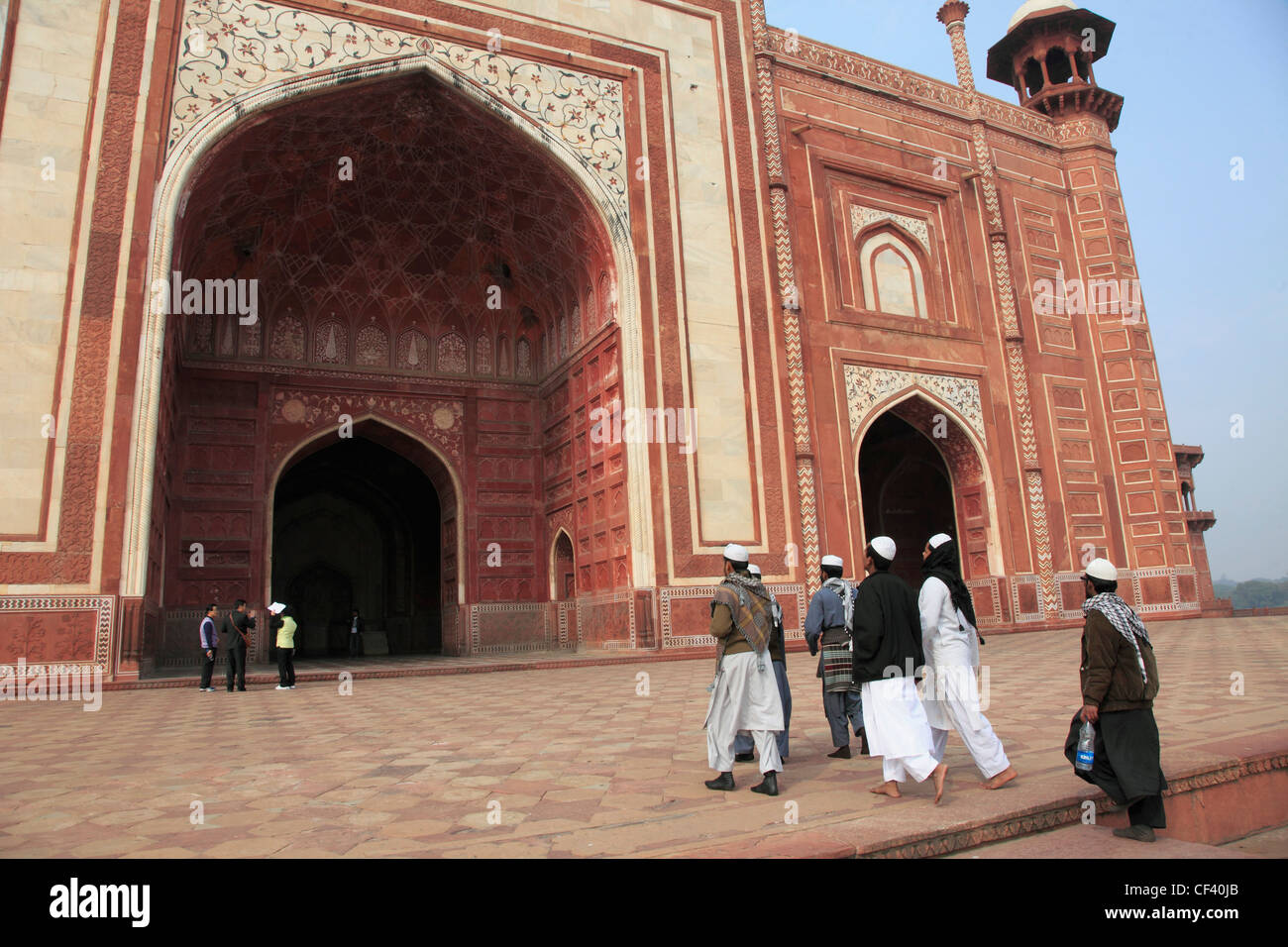 India, Uttar Pradesh, Agra, Taj Mahal, mosque, muslim pilgrims Stock ...