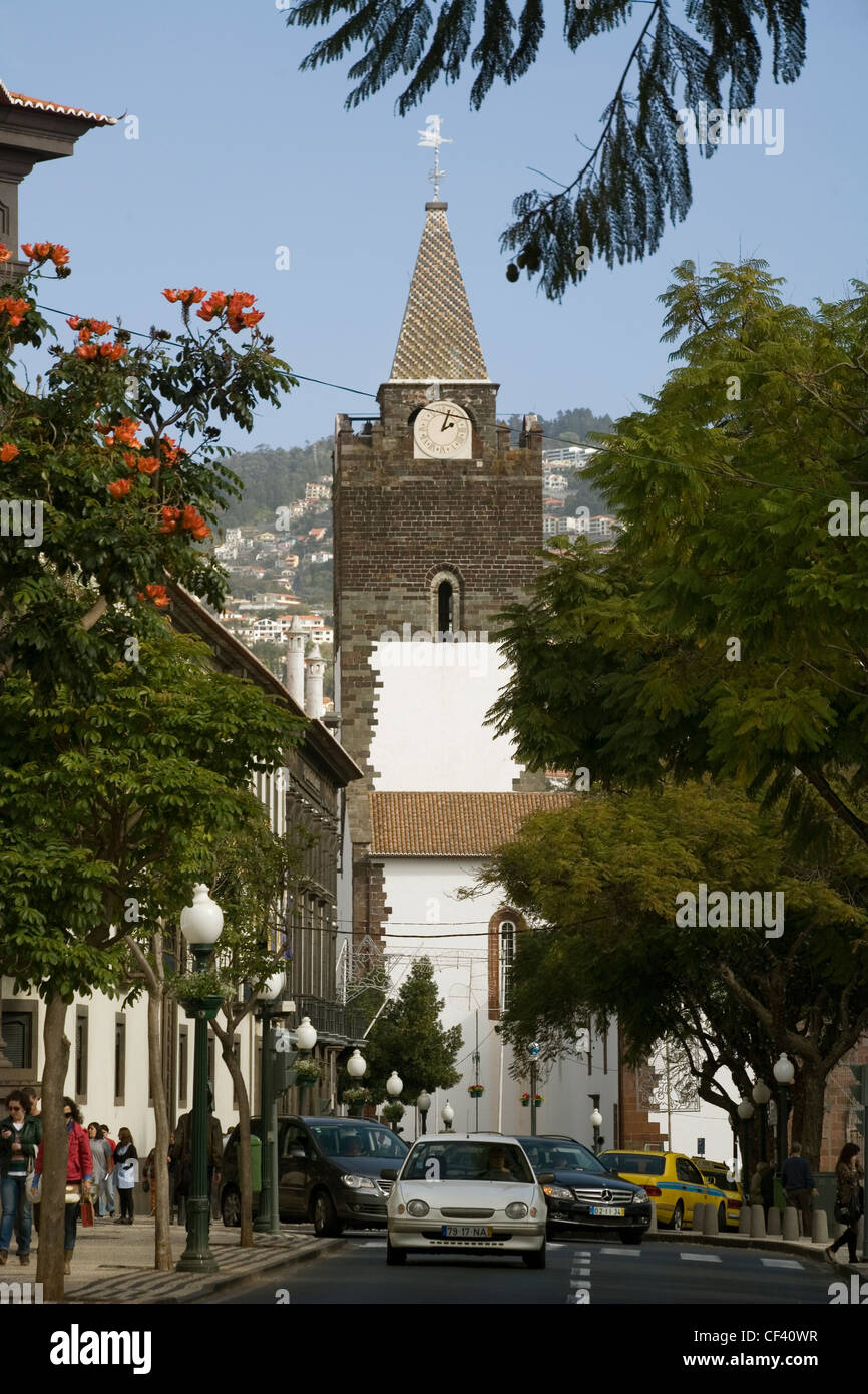 Portugal Madeira Funchal cathedral & Avenida Arriaga Stock Photo - Alamy