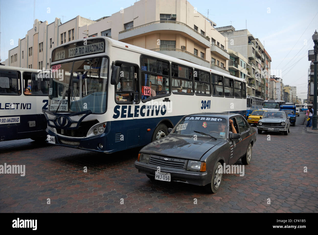 Traffic downtown, Guayaquil, Ecuador Stock Photo - Alamy