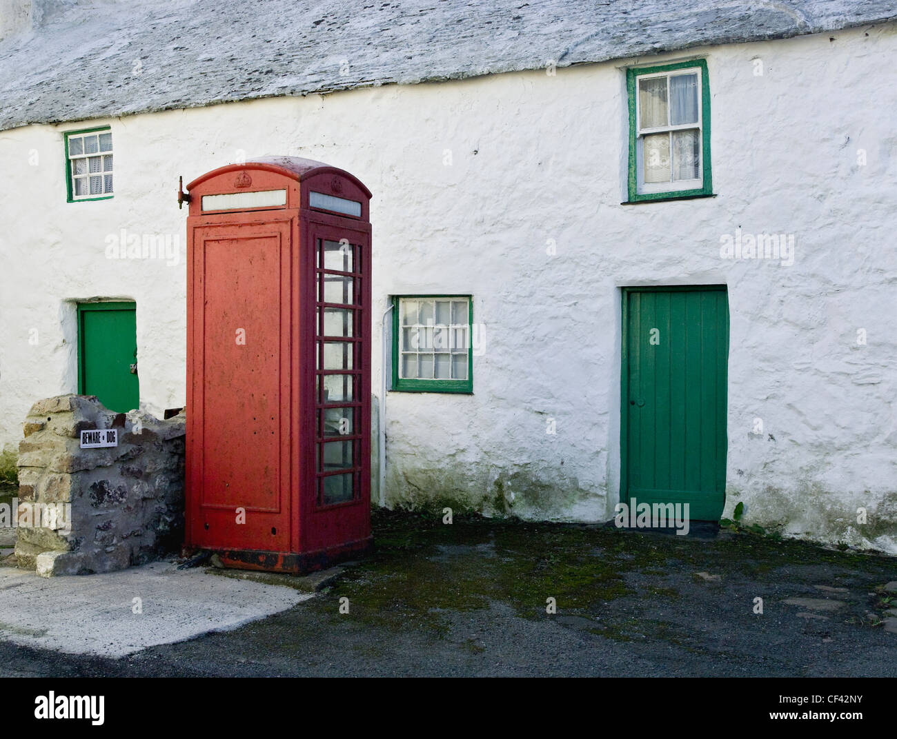 Public Telephone Box Stock Photos & Public Telephone Box Stock Images ...