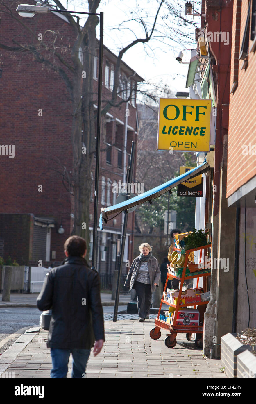 Off license uk hi-res stock photography and images - Alamy