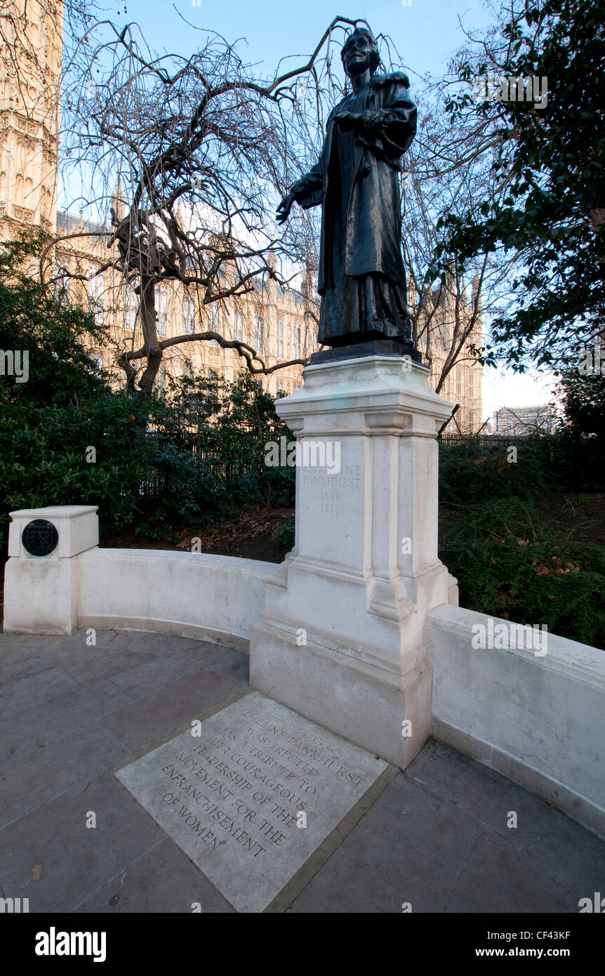 Statue of Emmeline Pankhurst at the Palace of Westminster, London ...